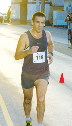 Derek’s a quick Larner for 5K - Cayman Compass